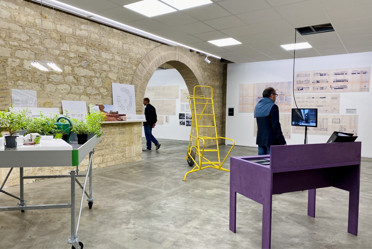 Exhibition Opening in Bordeaux - Classroom, a teenage view